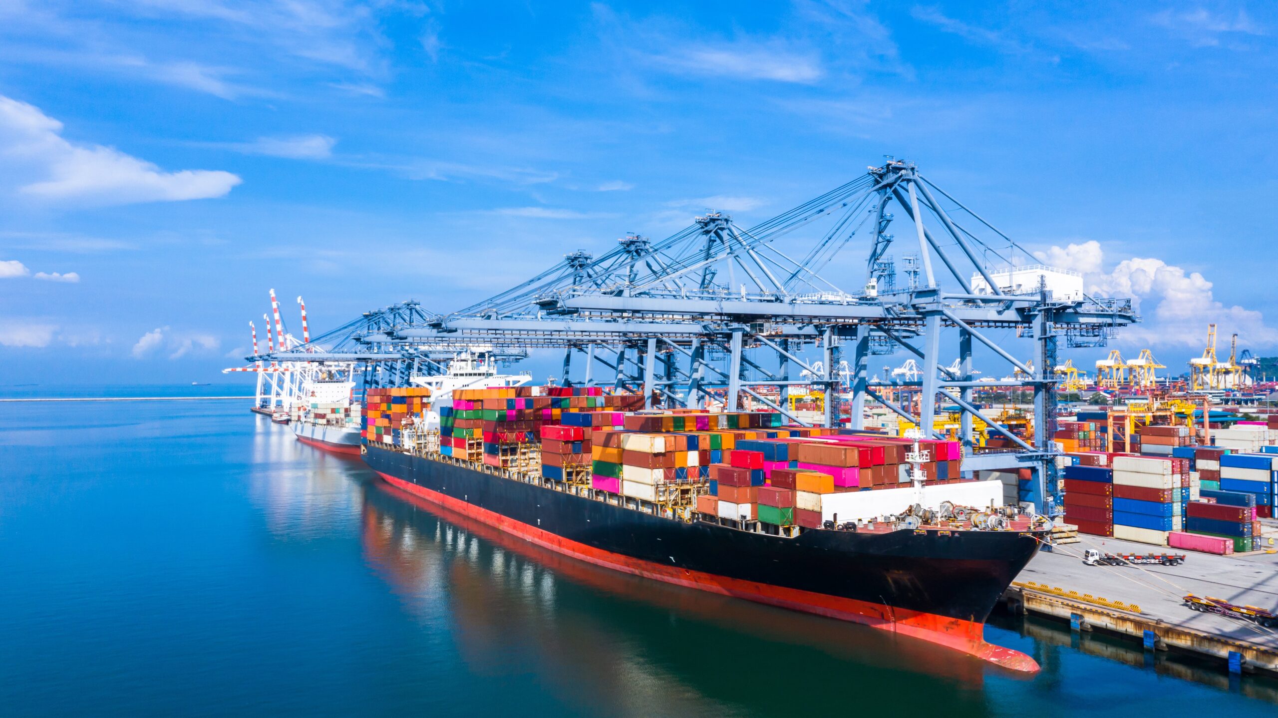 What to Know About Shipping Company in the UAE